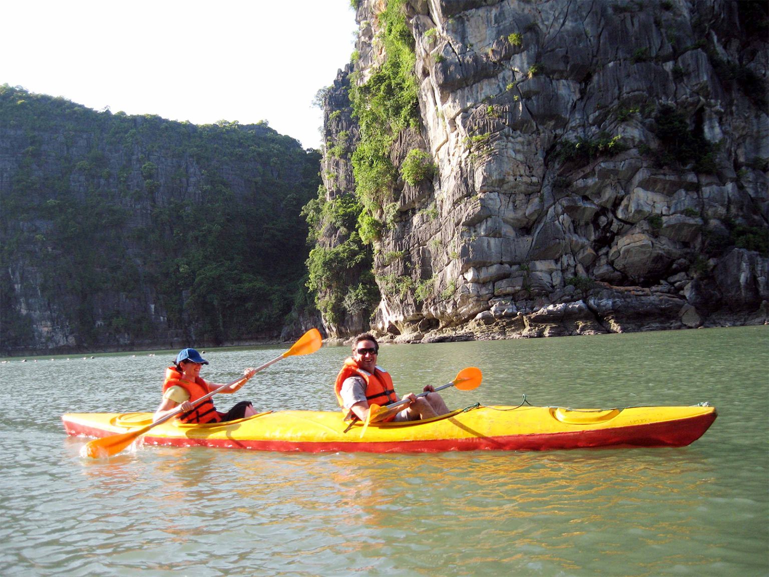 Kayaking - La Pinta Cruises